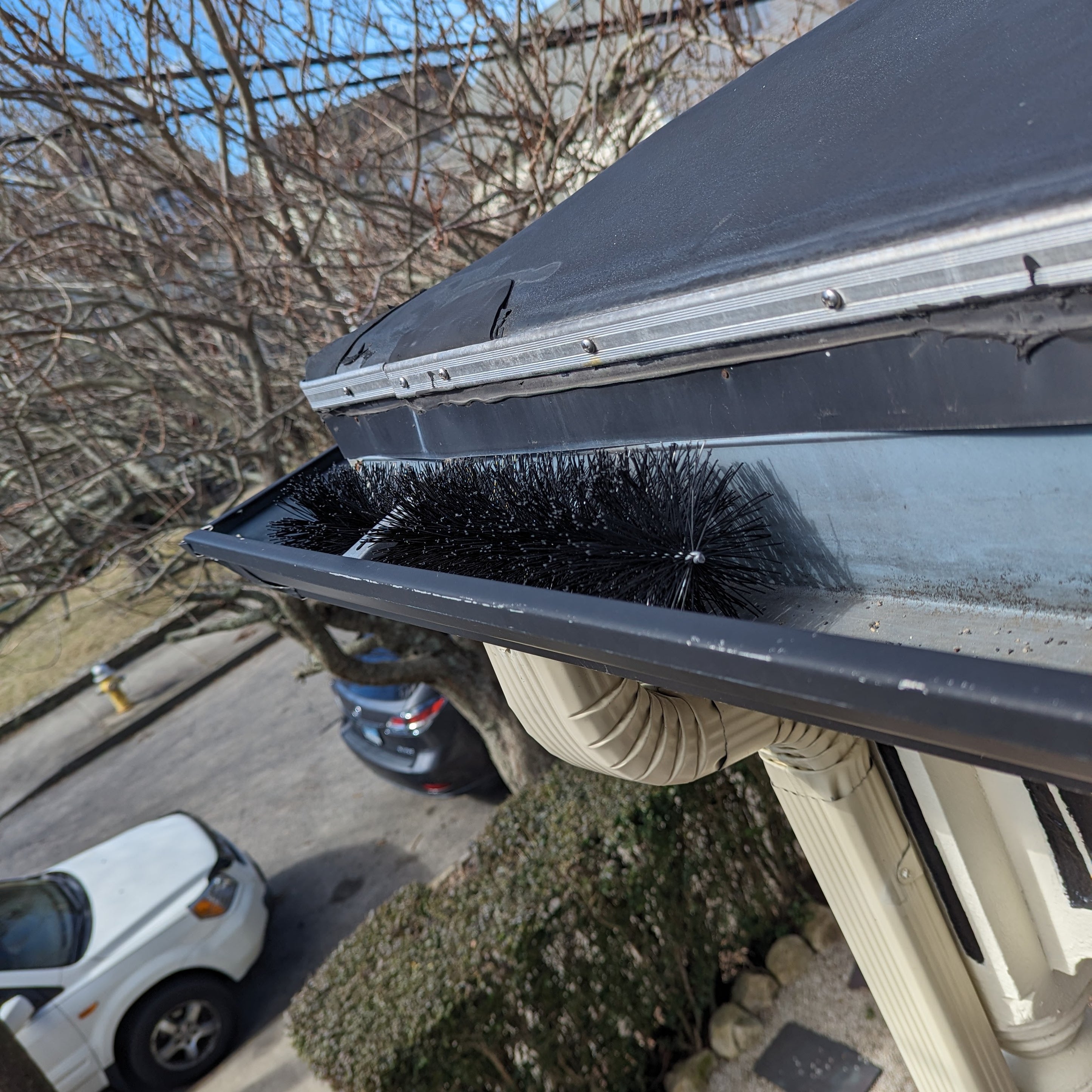 Top Ladder Stabilizer for Safety | GutterBrush